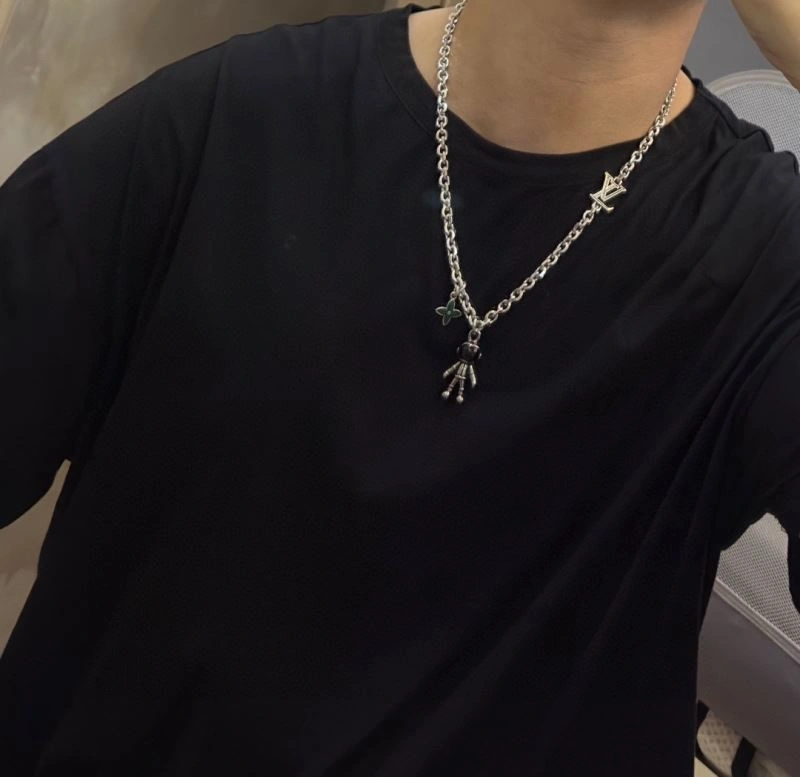 Discounted Louis Vuitton Necklaces