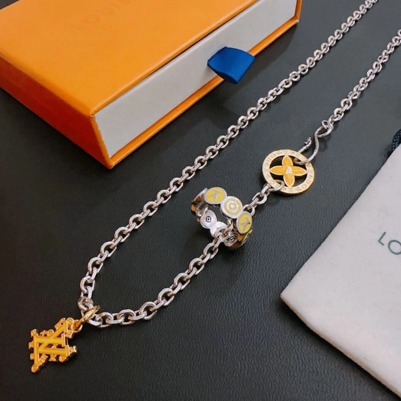 Official Louis Vuitton Necklaces