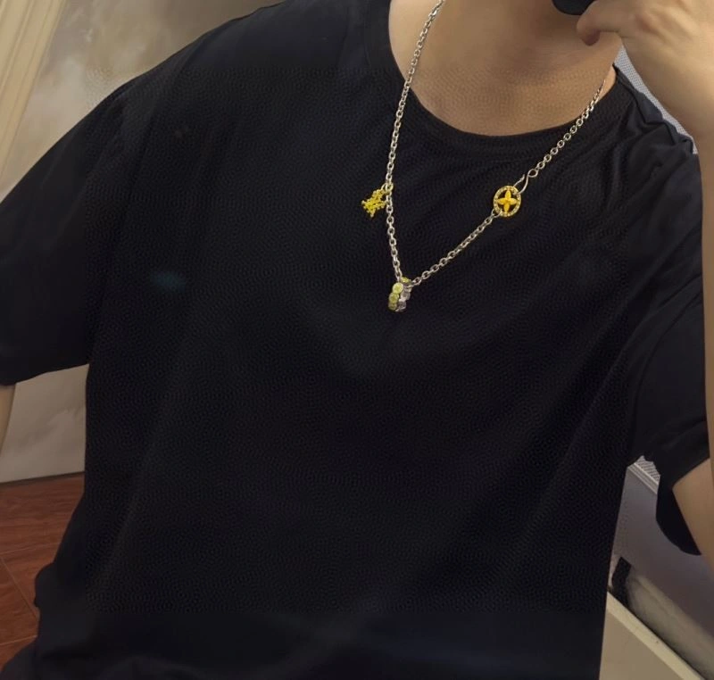 Official Louis Vuitton Necklaces