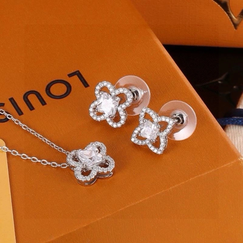 Louis Vuitton Necklaces