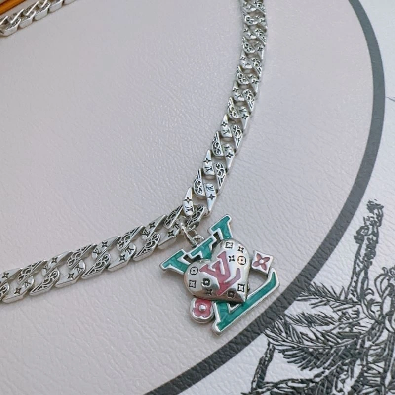 Top mirror Louis Vuitton Necklaces
