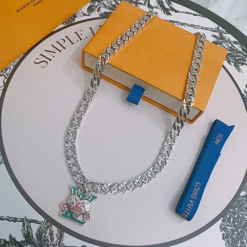 Top mirror Louis Vuitton Necklaces