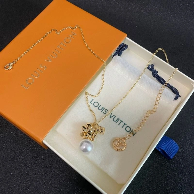 Discounted Louis Vuitton Necklaces