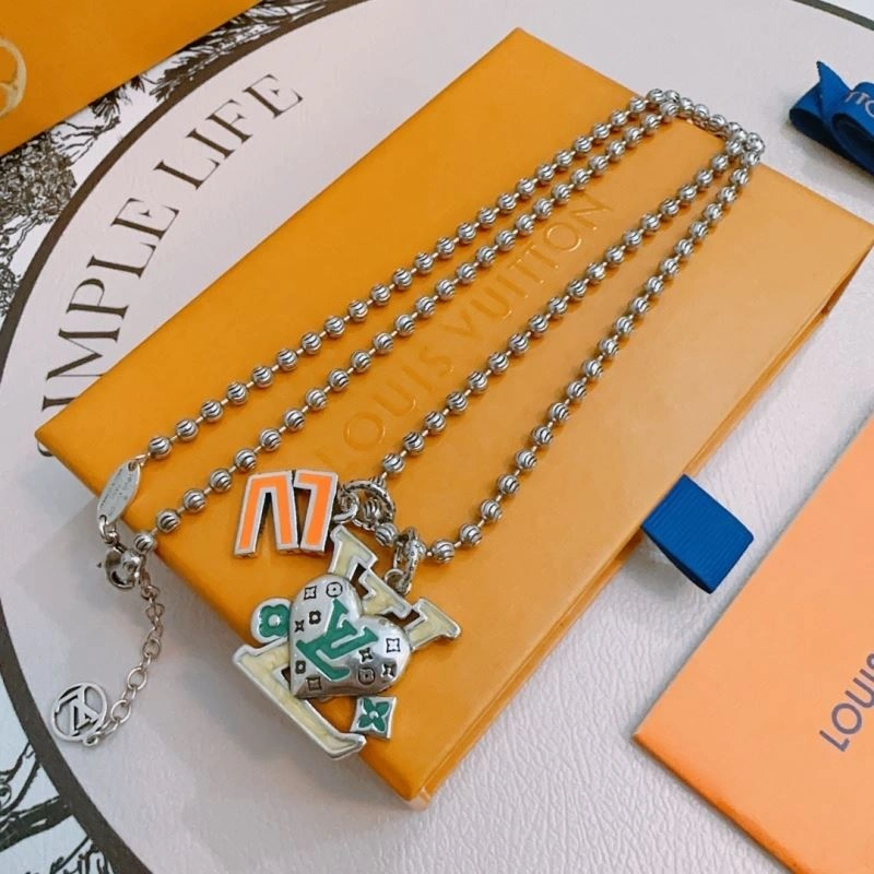 Top mirror Louis Vuitton Necklaces