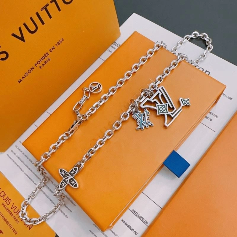 Accurate model Louis Vuitton Necklaces
