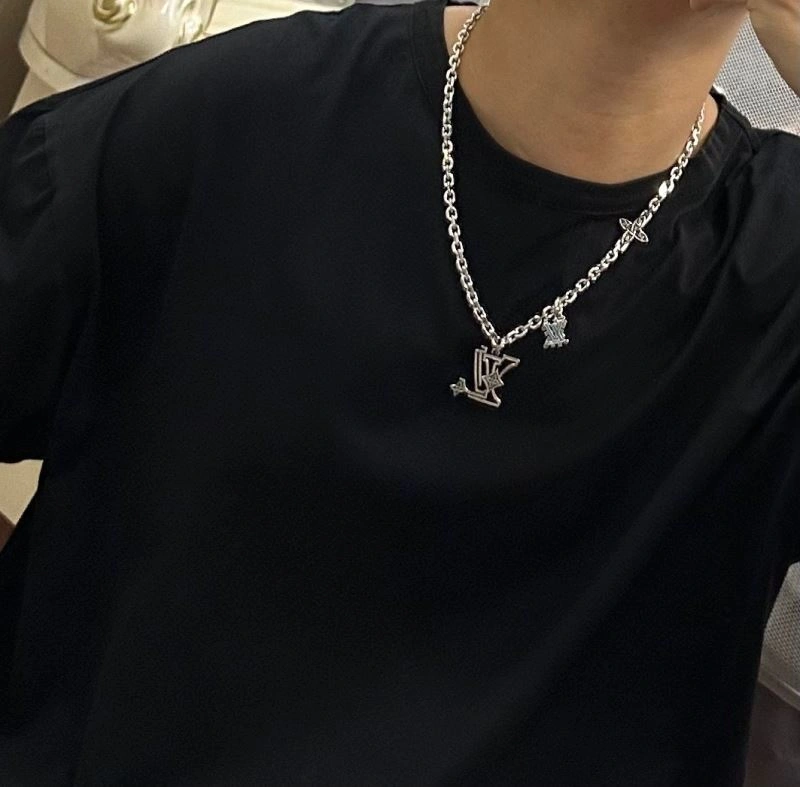 Accurate model Louis Vuitton Necklaces