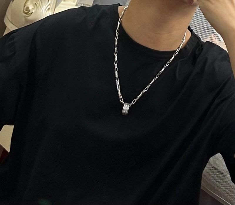 Genuine Louis Vuitton Necklaces