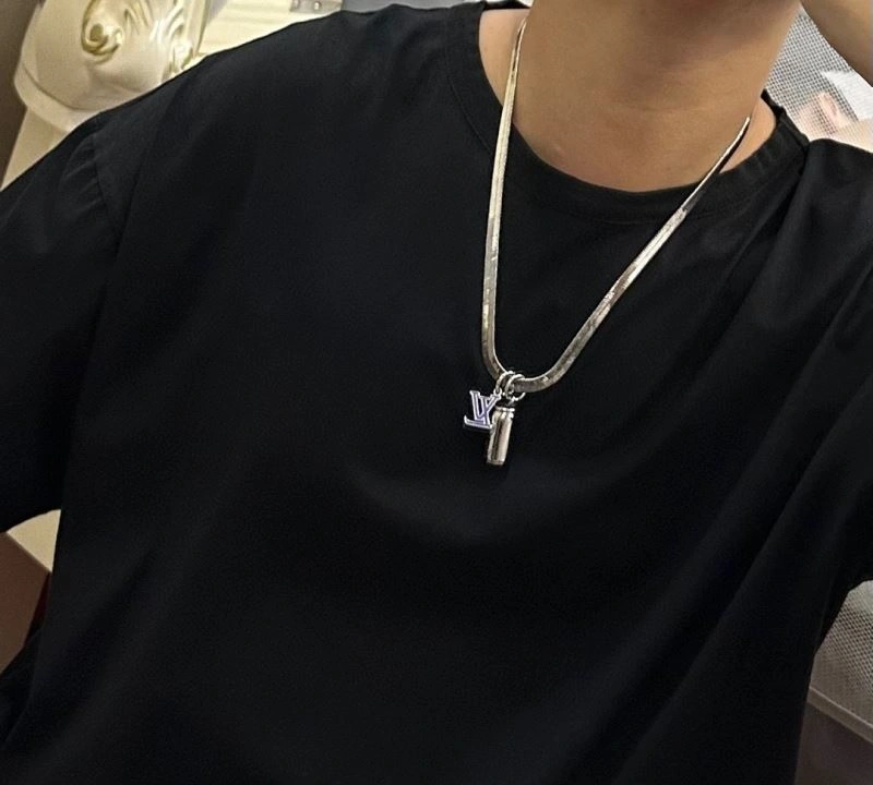 High fidelity Louis Vuitton Necklaces