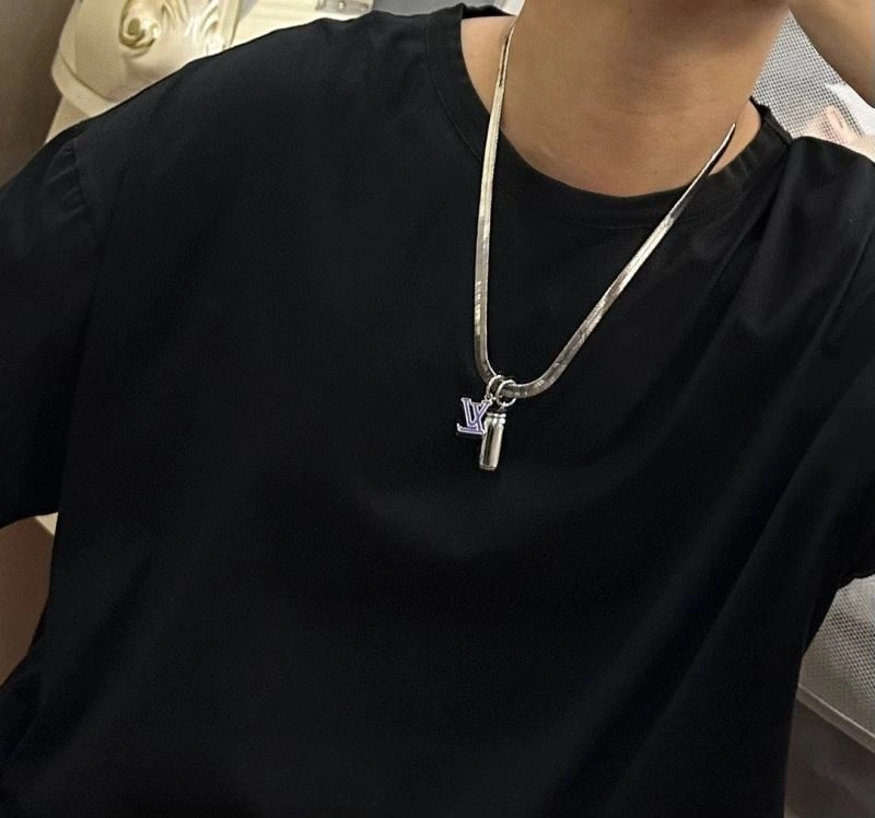 High fidelity Louis Vuitton Necklaces