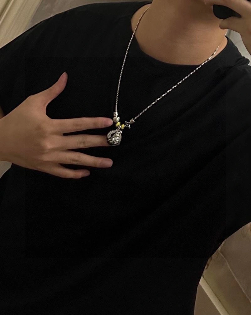 Cut-rate Louis Vuitton Necklaces