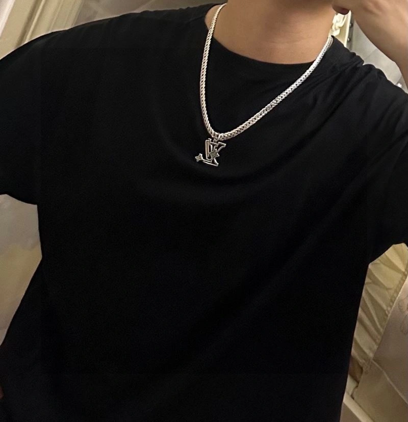 High fidelity Louis Vuitton Necklaces