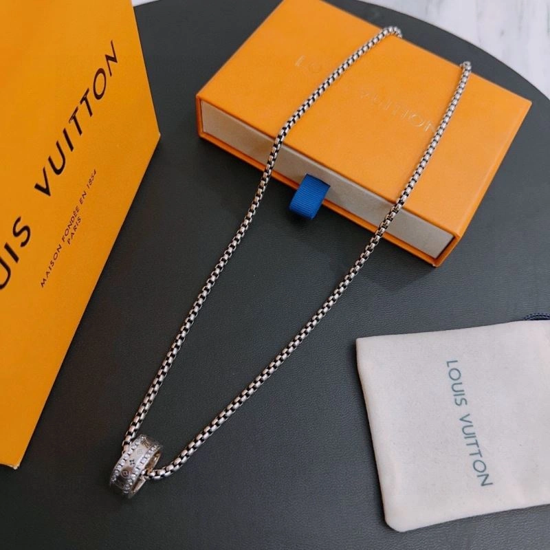 Cut-rate Louis Vuitton Necklaces
