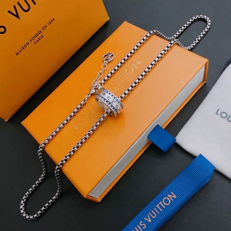 Cut-rate Louis Vuitton Necklaces