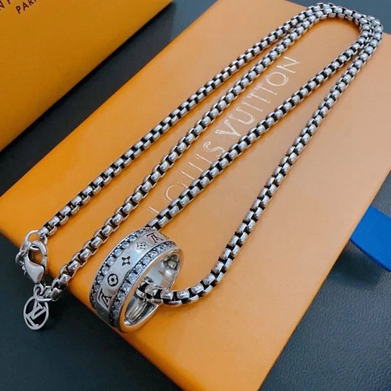 Cut-rate Louis Vuitton Necklaces