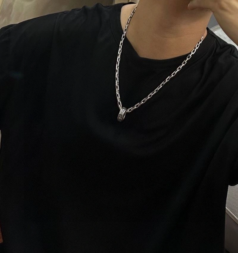 Affordable Louis Vuitton Necklaces