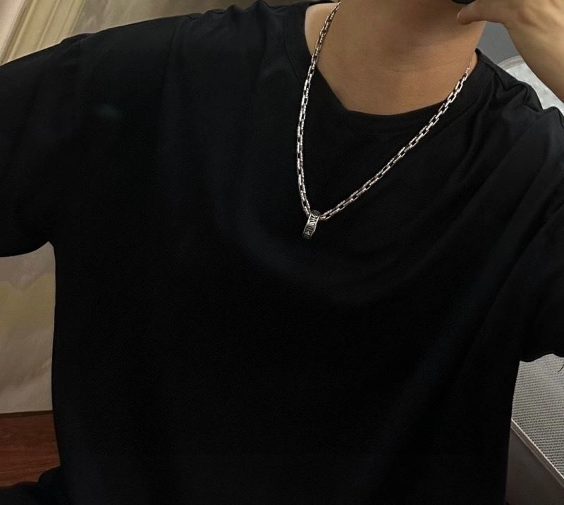 Affordable Louis Vuitton Necklaces
