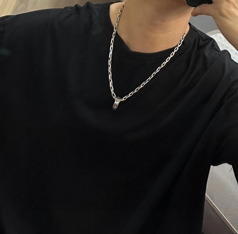 Affordable Louis Vuitton Necklaces
