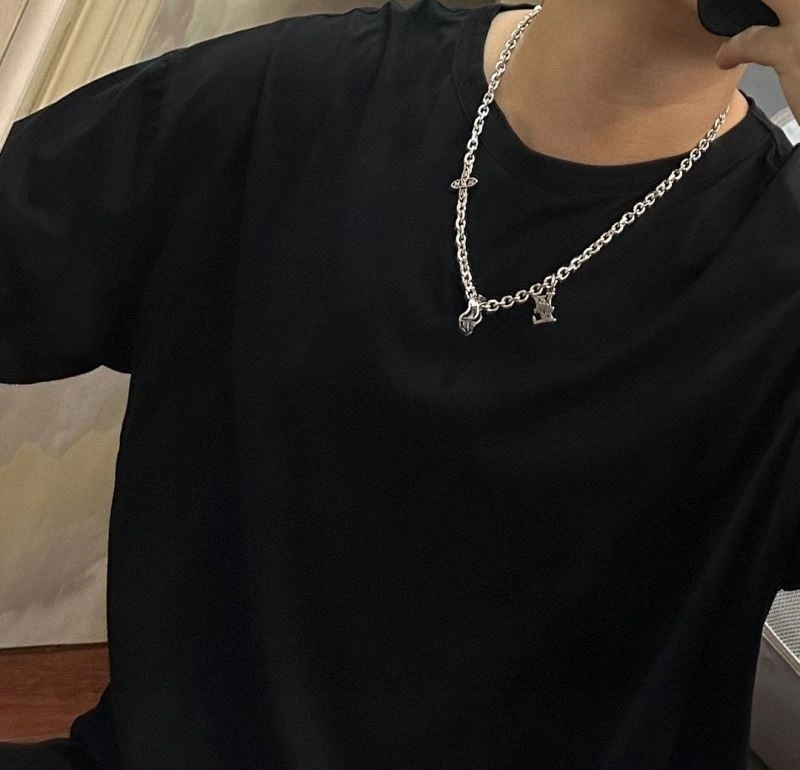 Value-priced Louis Vuitton Necklaces