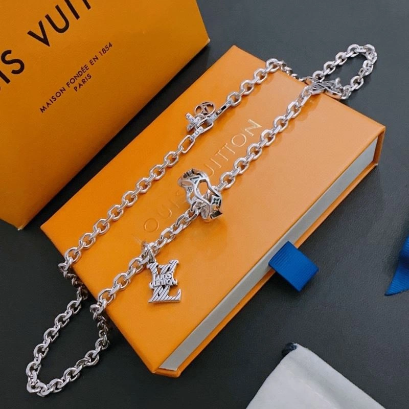 Value-priced Louis Vuitton Necklaces