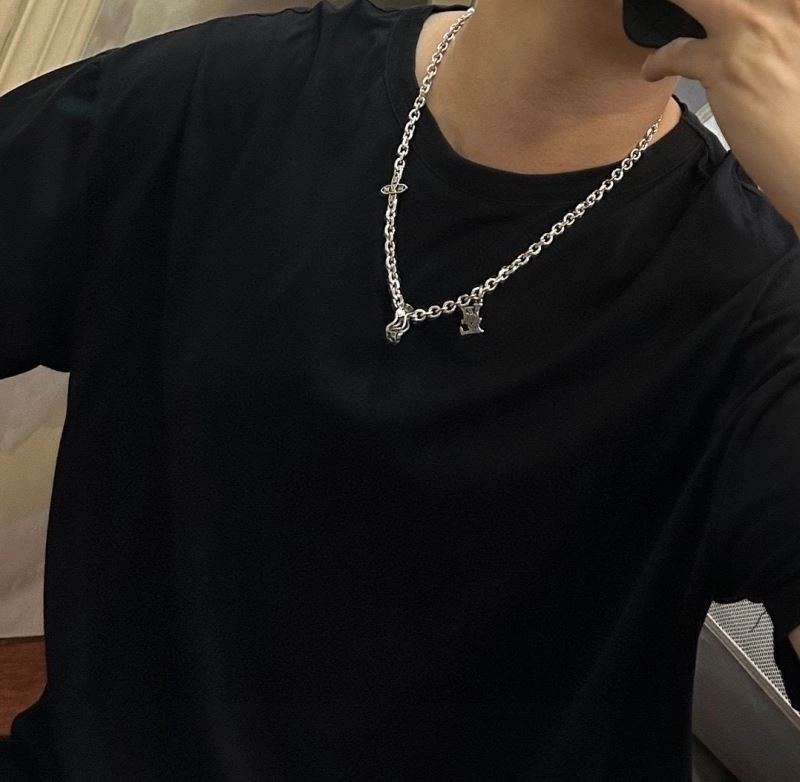 Value-priced Louis Vuitton Necklaces