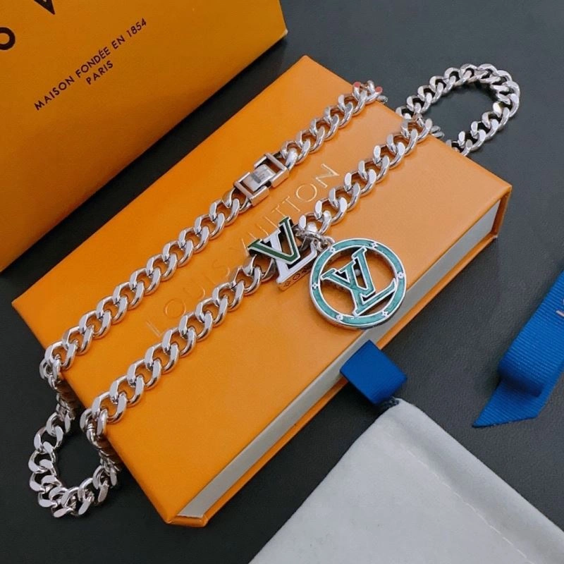 Top match Louis Vuitton Necklaces