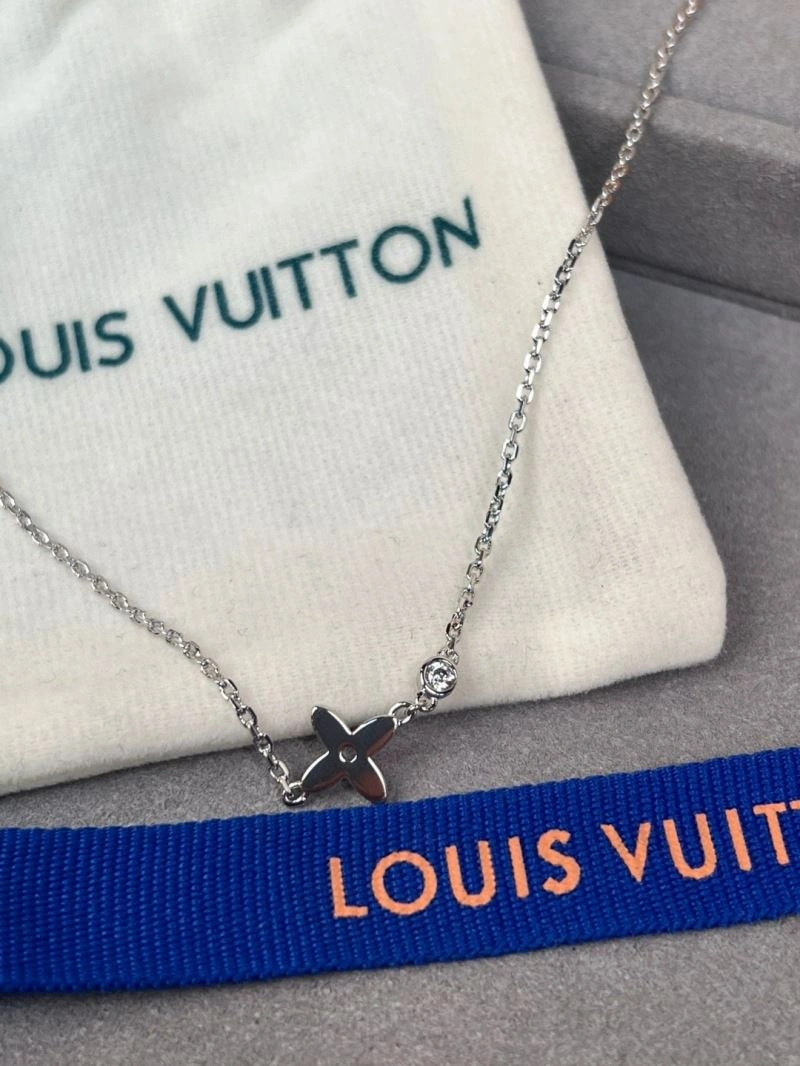 Bargain Louis Vuitton Necklaces