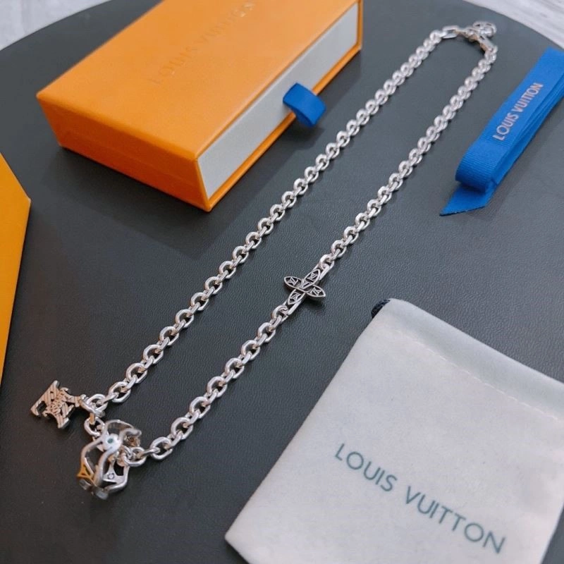 Bargain Louis Vuitton Necklaces