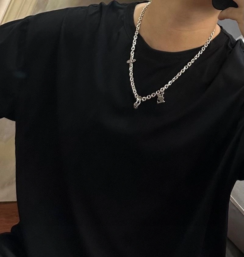 Bargain Louis Vuitton Necklaces