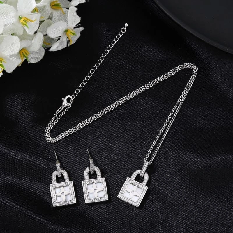 Louis Vuitton Necklaces