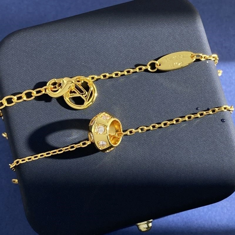 Reasonably priced Louis Vuitton Necklaces
