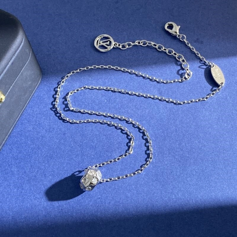Reasonably priced Louis Vuitton Necklaces