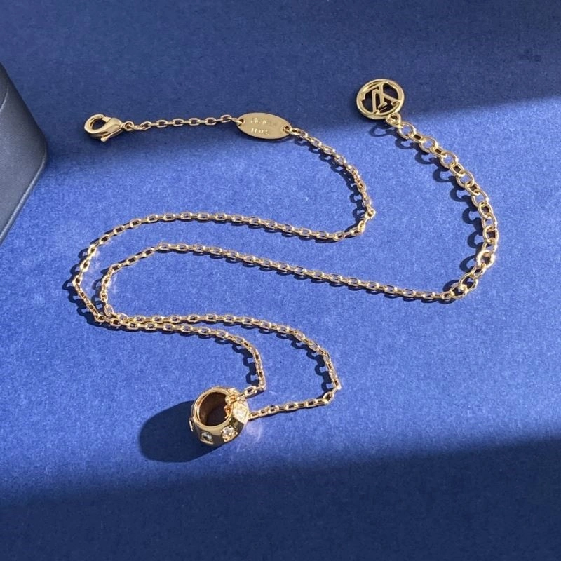 Reasonably priced Louis Vuitton Necklaces