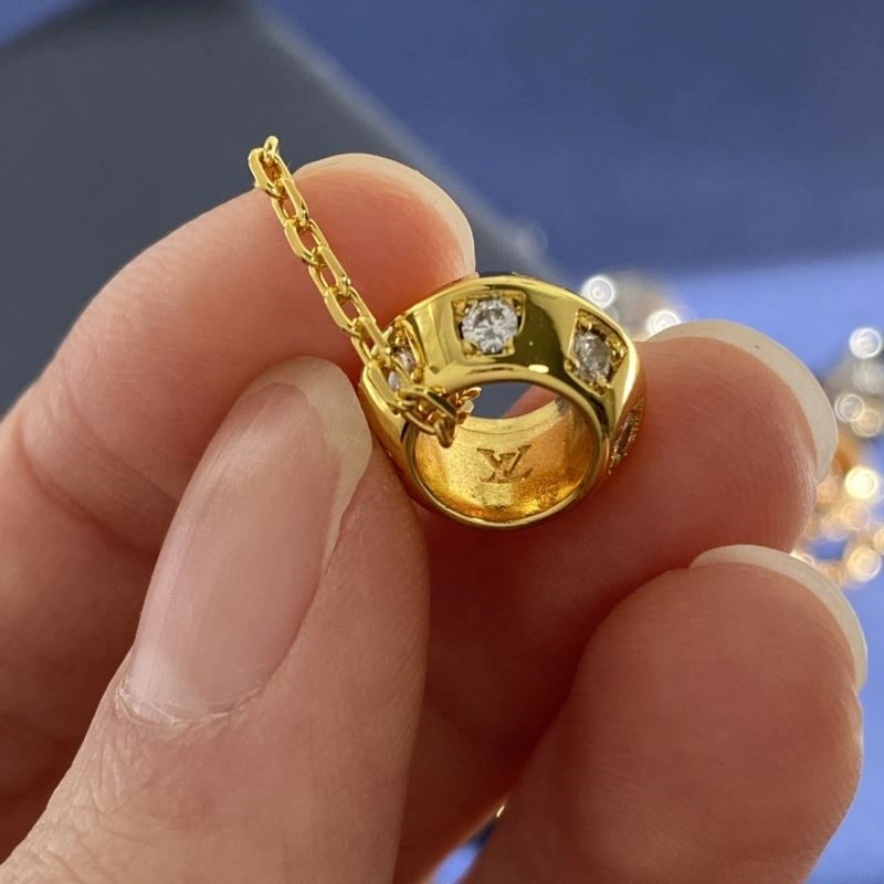 Reasonably priced Louis Vuitton Necklaces
