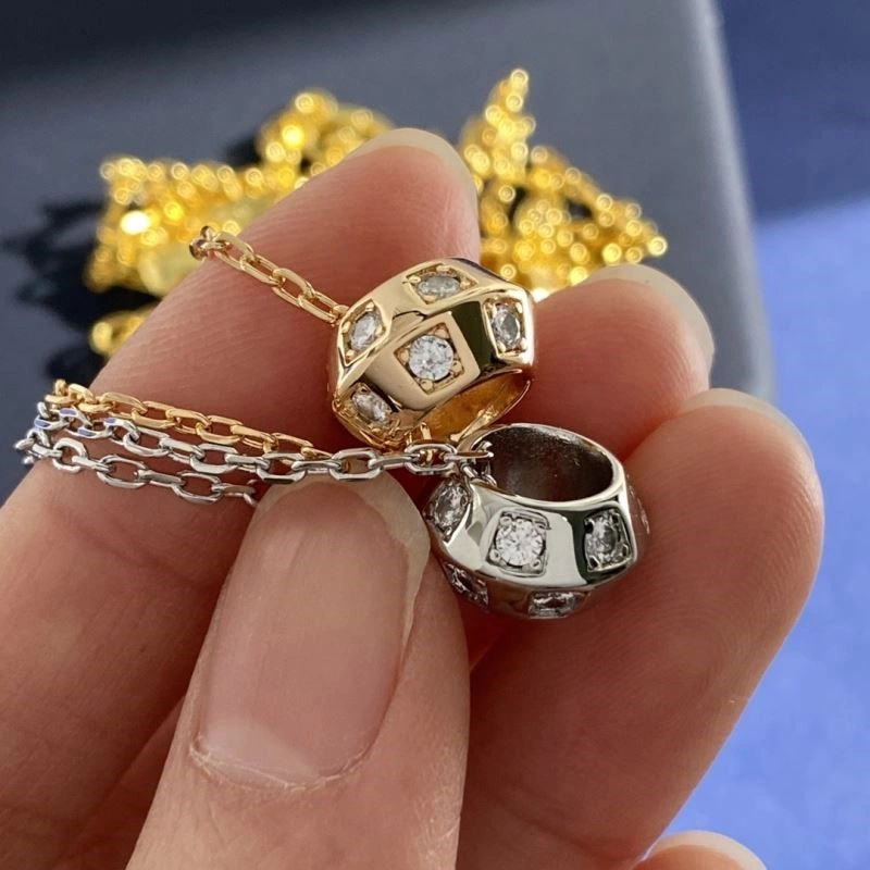Reasonably priced Louis Vuitton Necklaces