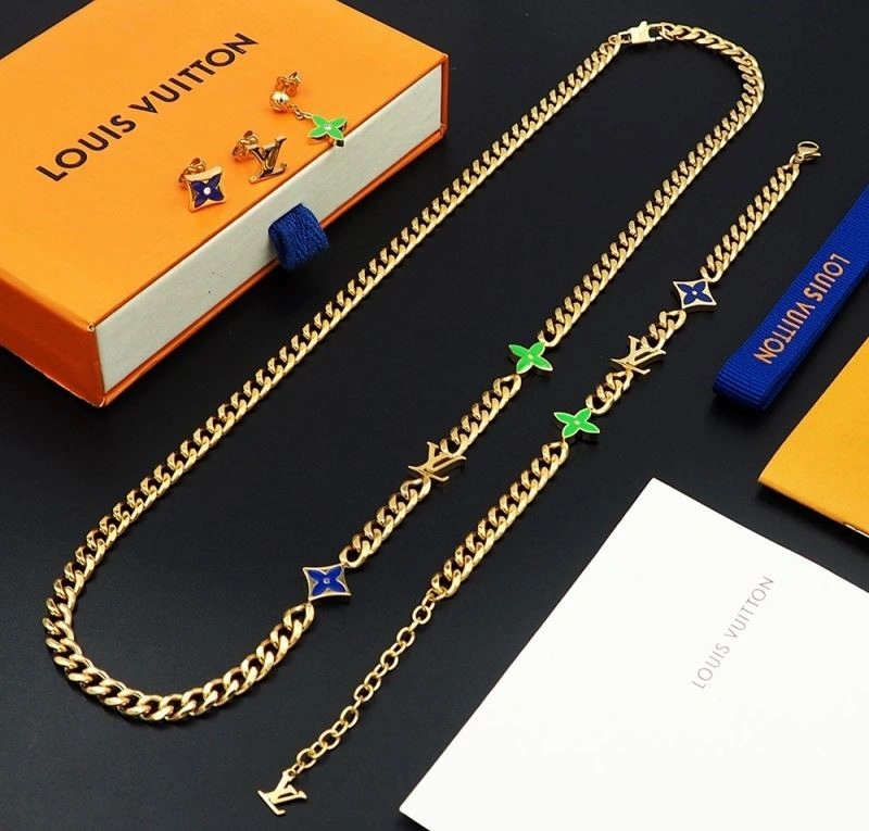 Inexpensive Louis Vuitton Necklaces