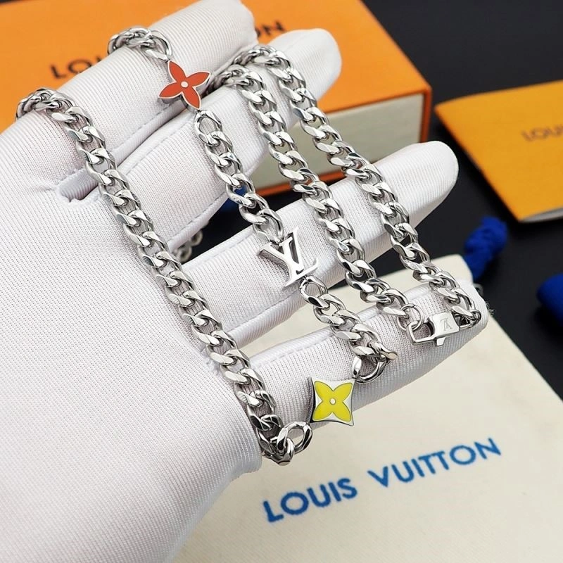 Mirror quality Louis Vuitton Necklaces