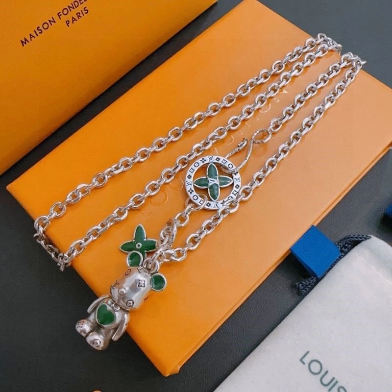 Brand-authenticated Louis Vuitton Necklaces