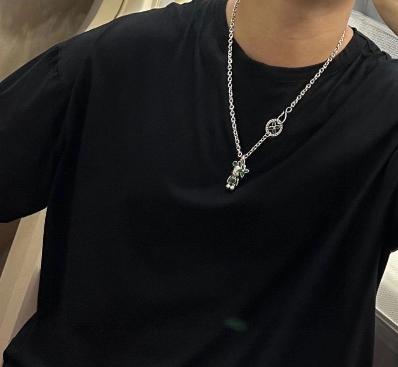 Brand-authenticated Louis Vuitton Necklaces