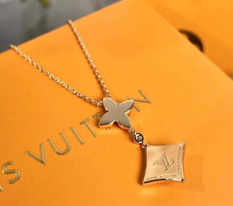Top mirror Louis Vuitton Necklaces
