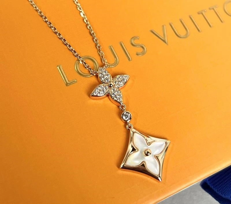 Top mirror Louis Vuitton Necklaces