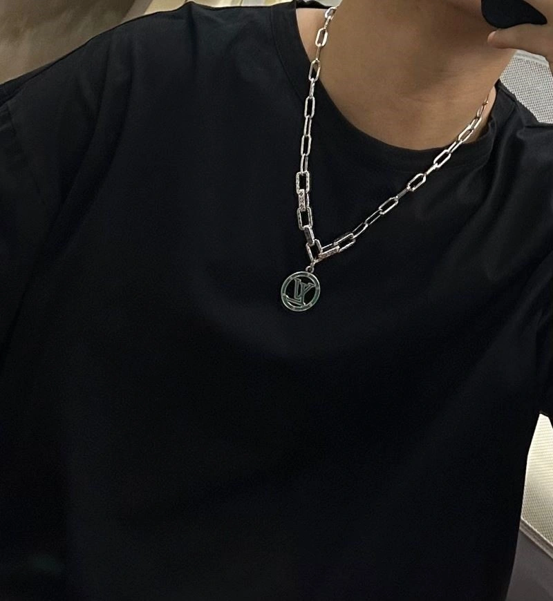 Factory-made Louis Vuitton Necklaces