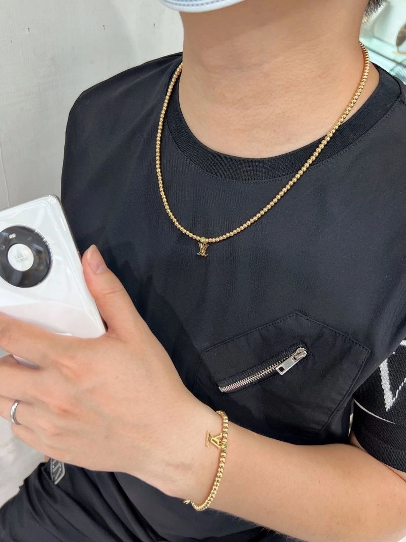 Top mirror Louis Vuitton Necklaces