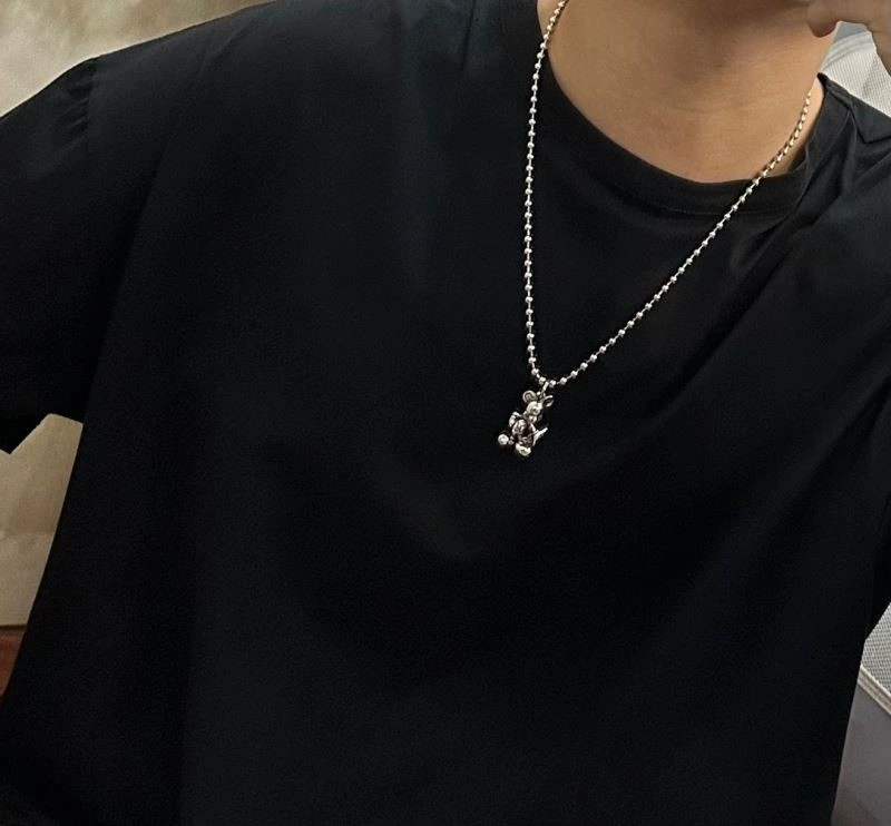 Discounted Louis Vuitton Necklaces