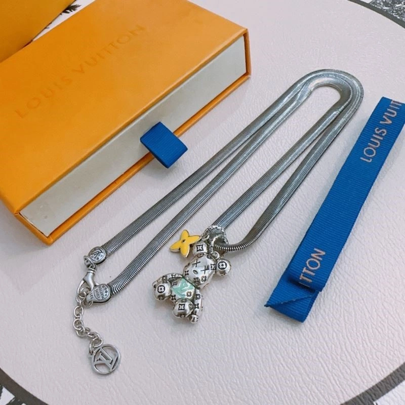 Official Louis Vuitton Necklaces