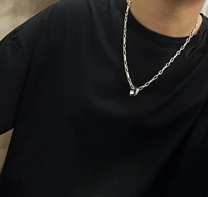 Original Louis Vuitton Necklaces