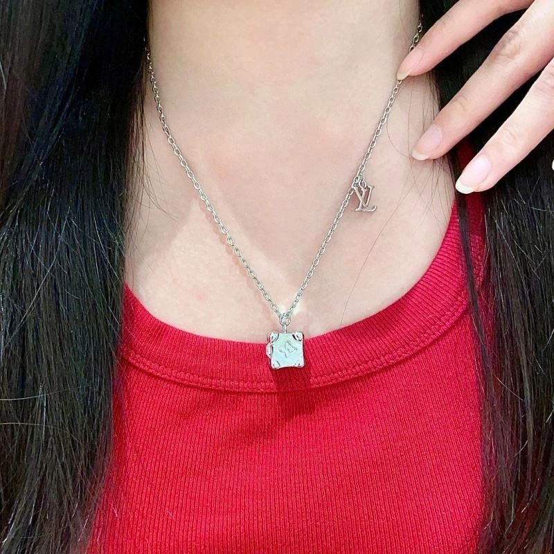 Louis Vuitton Necklaces