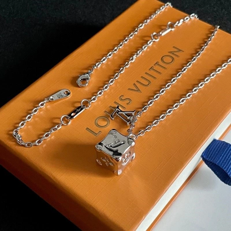 Discounted Louis Vuitton Necklaces