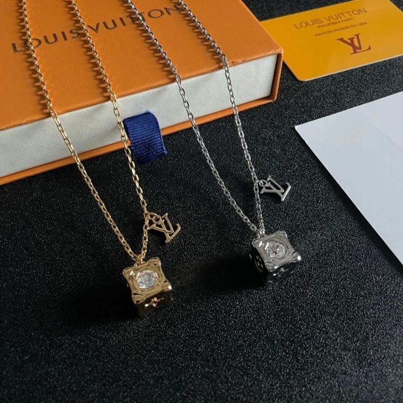 Discounted Louis Vuitton Necklaces