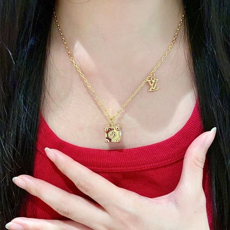 Cut-rate Louis Vuitton Necklaces