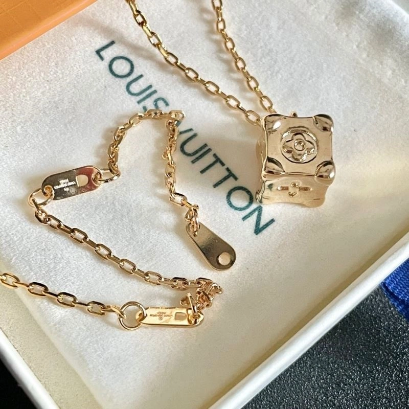 Cut-rate Louis Vuitton Necklaces